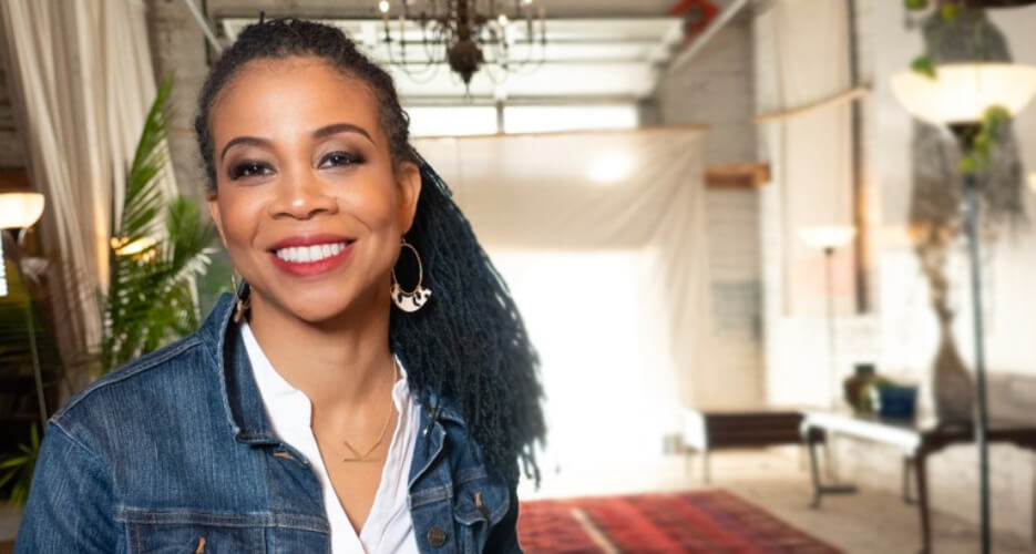 Hire Kim Blue | Speaker Agent Contact Details