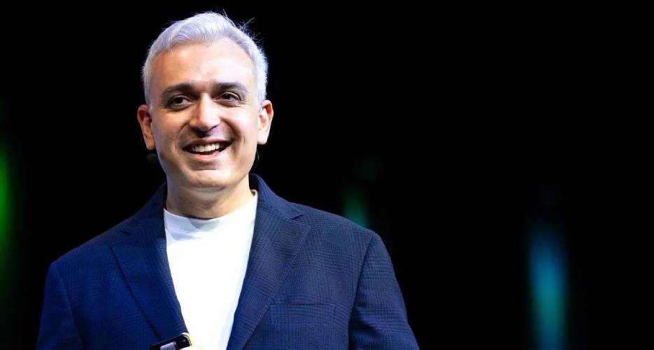 Hire Pav Gill | Speaker Agent Contact Details