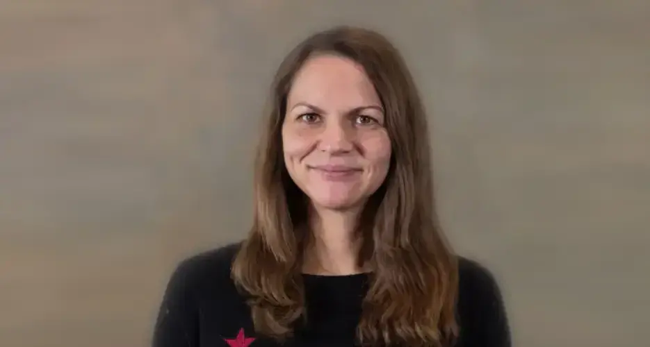 Hire Anna Leach | Speaker Agent Contact Details