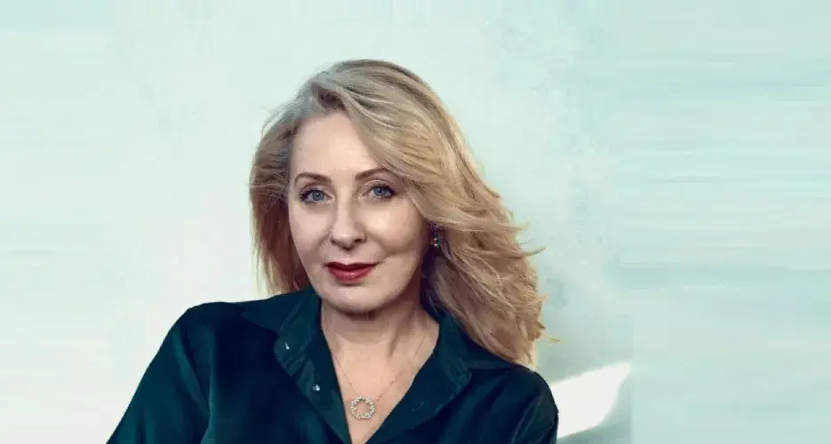 Hire Sheridan Ash | Speaker Agent Contact Details